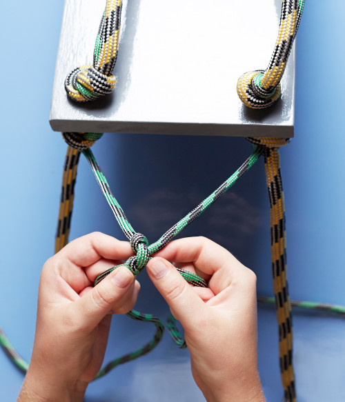 How to: Make an Easy DIY Rope Shelf - ManMadeDIY
