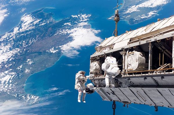 This 4K Video Tour Through The ISS Will Give You A New Appreciation for ...