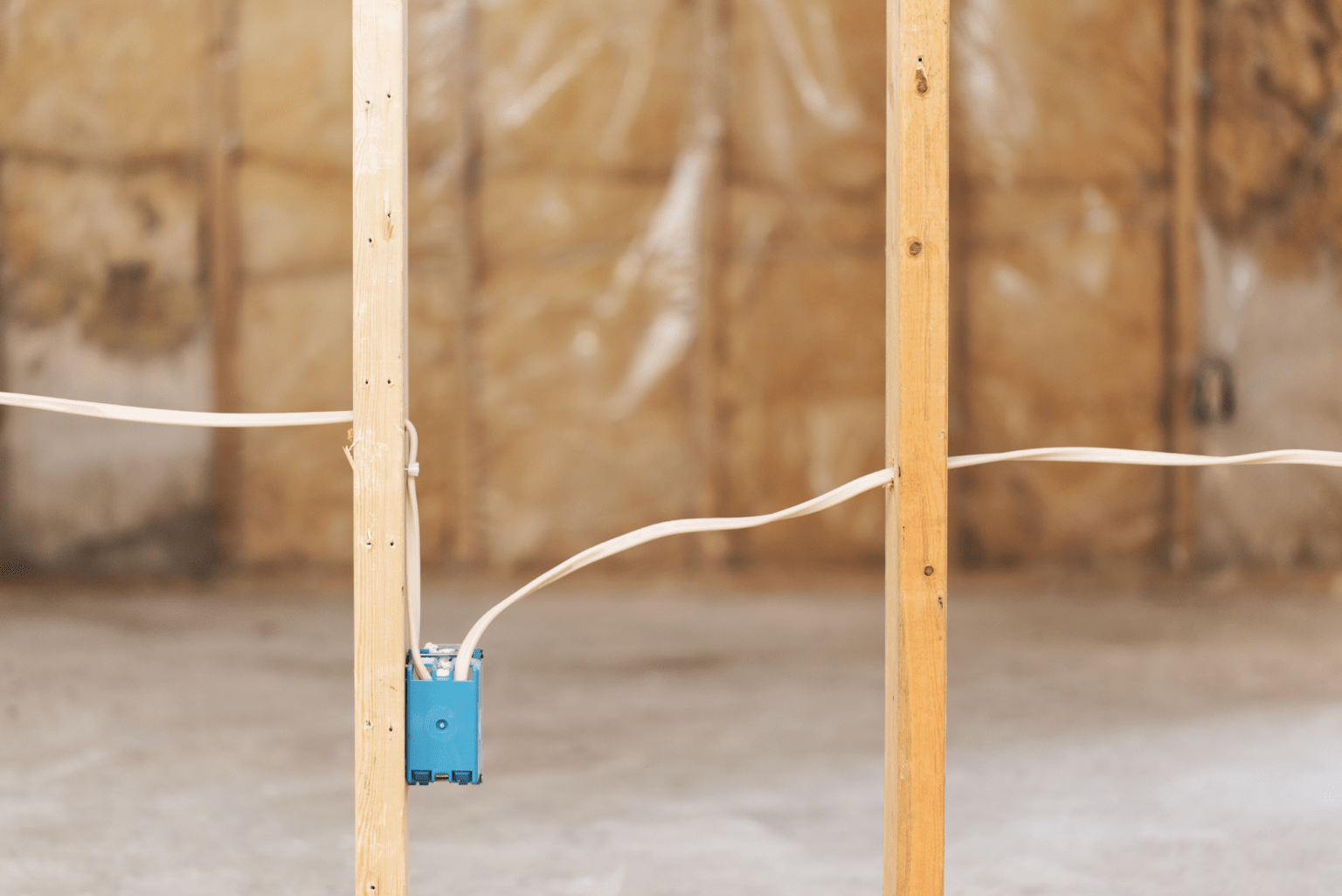 How Does a Stud Finder Work & How to Master Its Use - ManMadeDIY