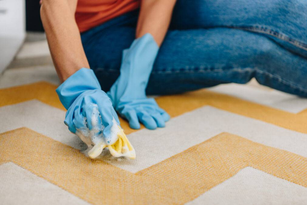 A Comprehensive Guide on How to Wash a Rug - ManMadeDIY