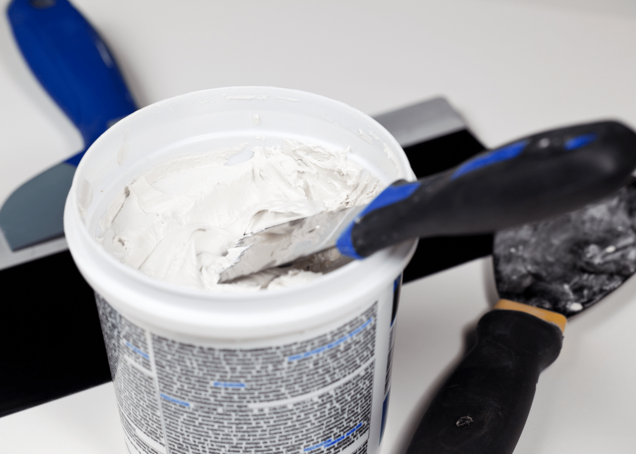 Tips and Tricks for How to Spackle Drywall Seamlessly - ManMadeDIY