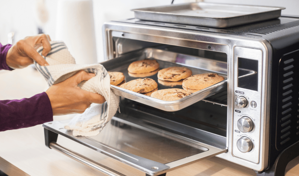 Microwave vs. Toaster Oven: Which should you buy? - ManMadeDIY